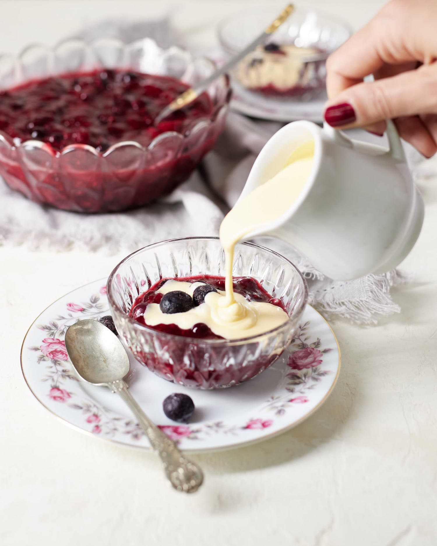 Schnelle Rote Grütze mit Vanillesoße - Pop Up Girl